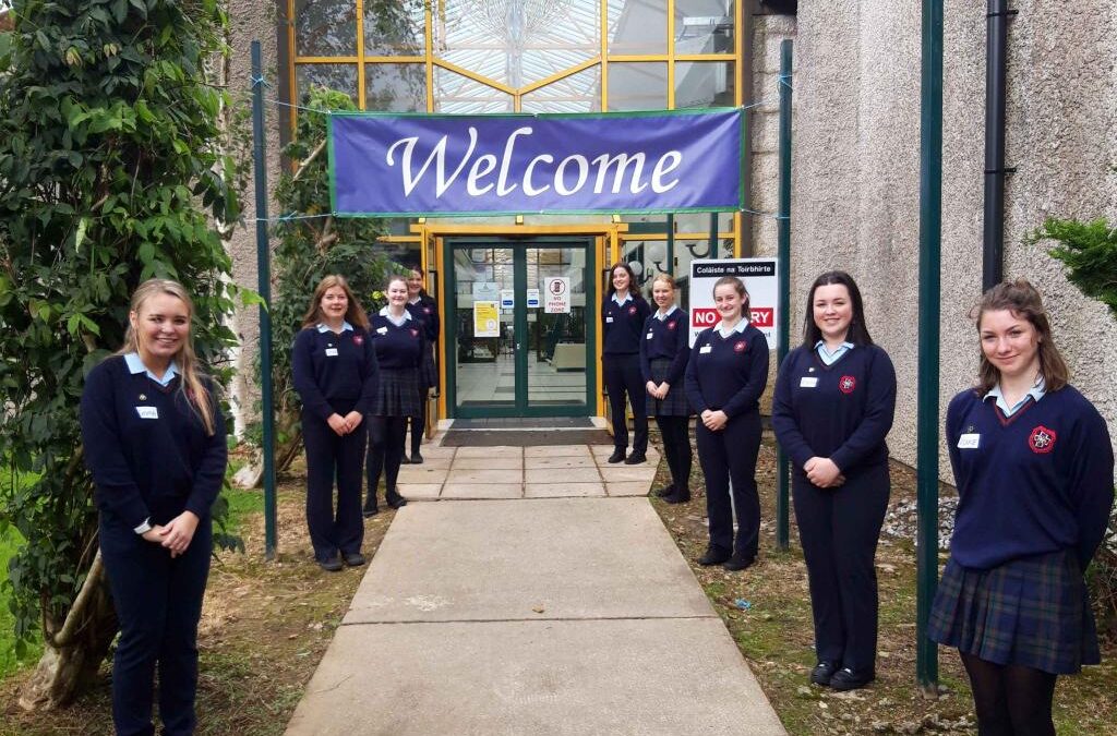 Meitheal Team welcome First Year Students Col iste Na Toirbhirte meitheal-team-welcome-first-year-students-col-iste-na-toirbhirte