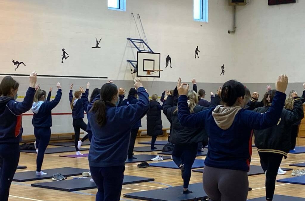 Yoga in 6th Year PE class | Coláiste na Toirbhirte